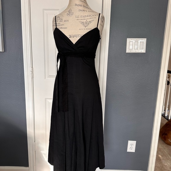 Elie Tahari | Dresses | Ellie Tahari Black Strappy Plung Neckline Size ...